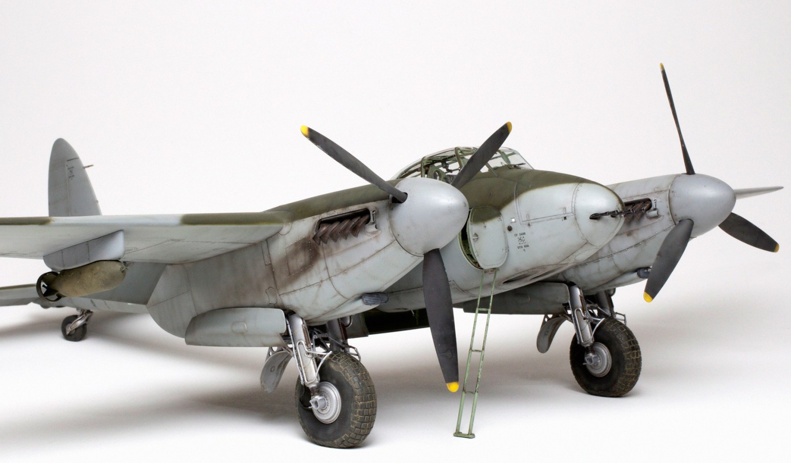 Tamiya 1/32 Mosquito FB Mk.VI | STATIC CAPITAL
